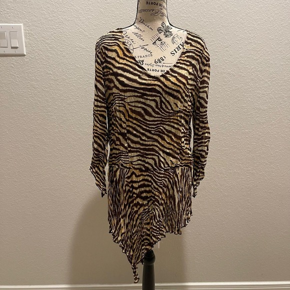 Cato | Tops | Y2k Cato Brown Tan Zebra Long Sleeve Asymmetrical Tunic ...